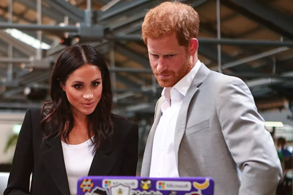 Le père Megan Planck a admis que le prince de Litz Harry sur les photos scandaleuses