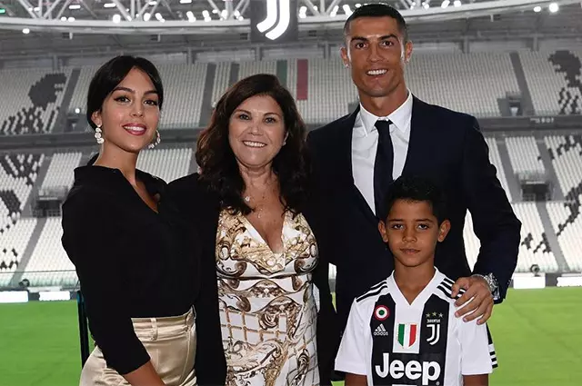 Cristiano Ronaldo llegó a la presentación.