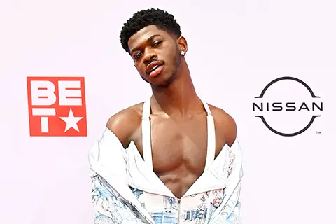 Gradaim Bet - 2021: Siara, lil NAS X, H.E.R. Agus réaltaí eile ar phréimheanna