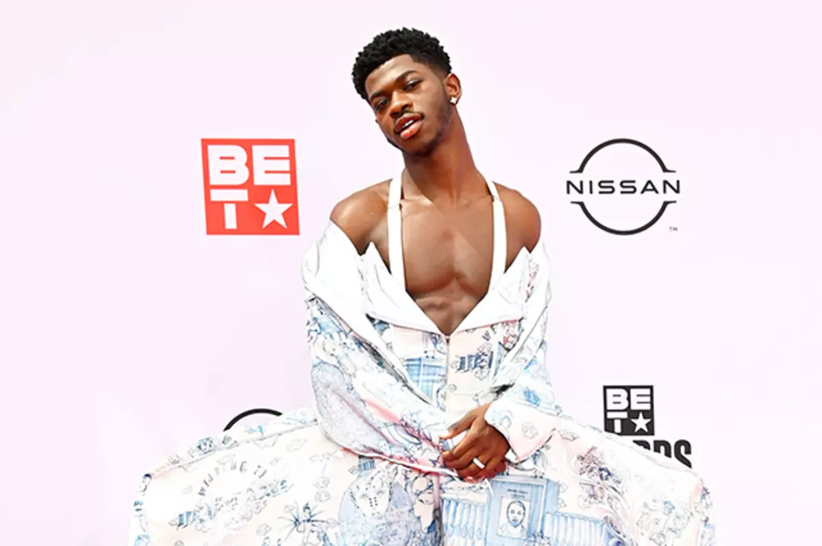 Bet faʻailoga - 2021: Siara, lil Nas x, h.e.R.R. Ma isi fetu i luga o tau