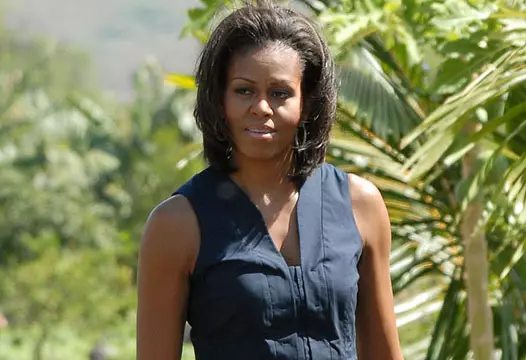 Michelle Obama te pase 50,000 dola sou kilòt la?