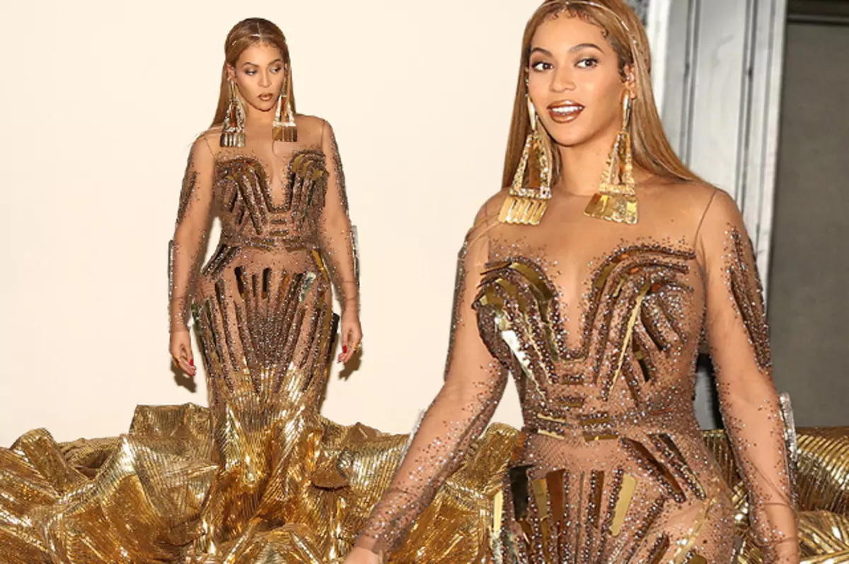 Beyonce dina pakéan emas mewah damel bulu dina lélang indungna