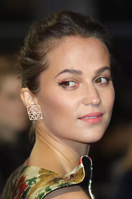 Alicia Vicander