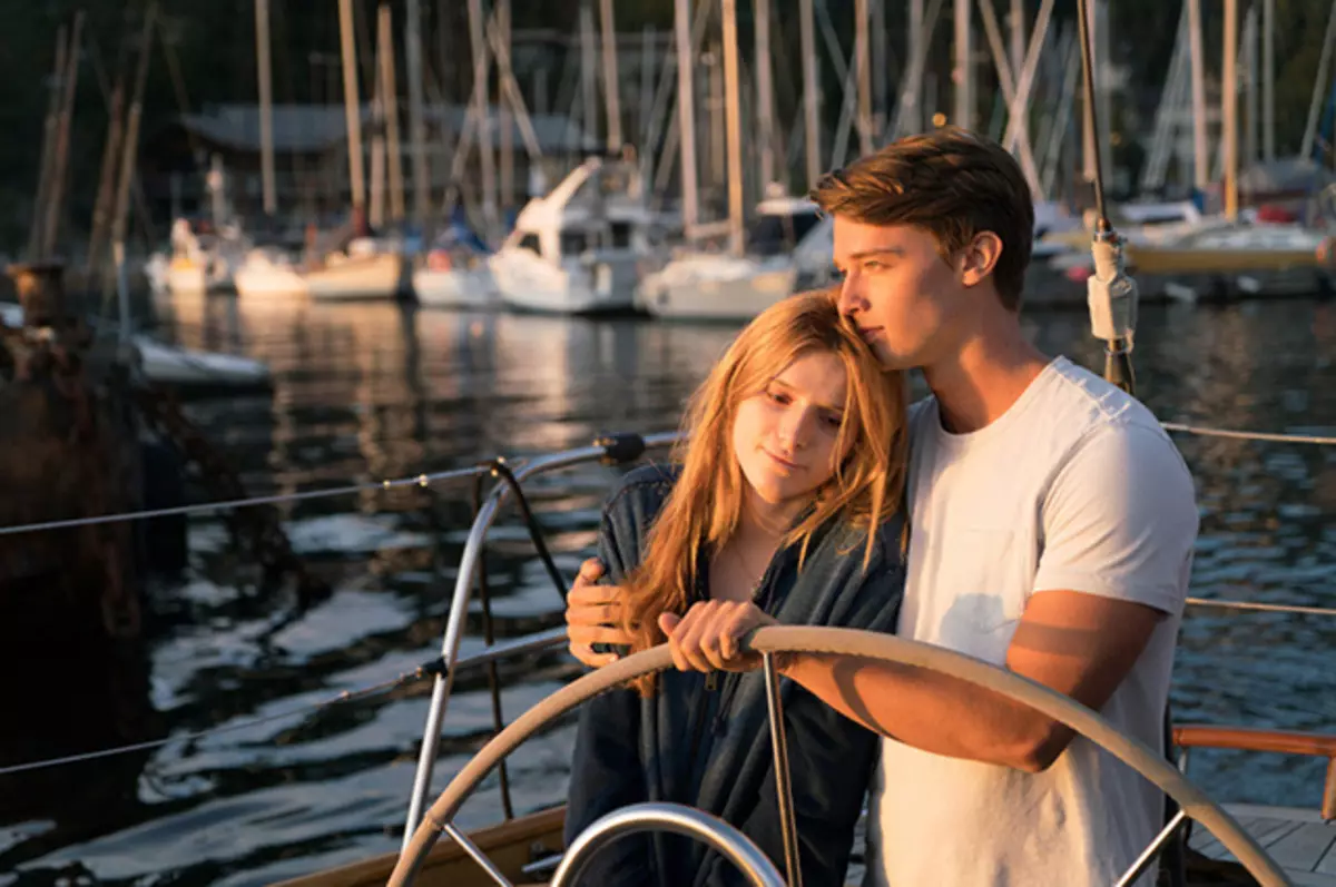 Bella Thorn et Patrick Schwarzenegger. Cadre du film