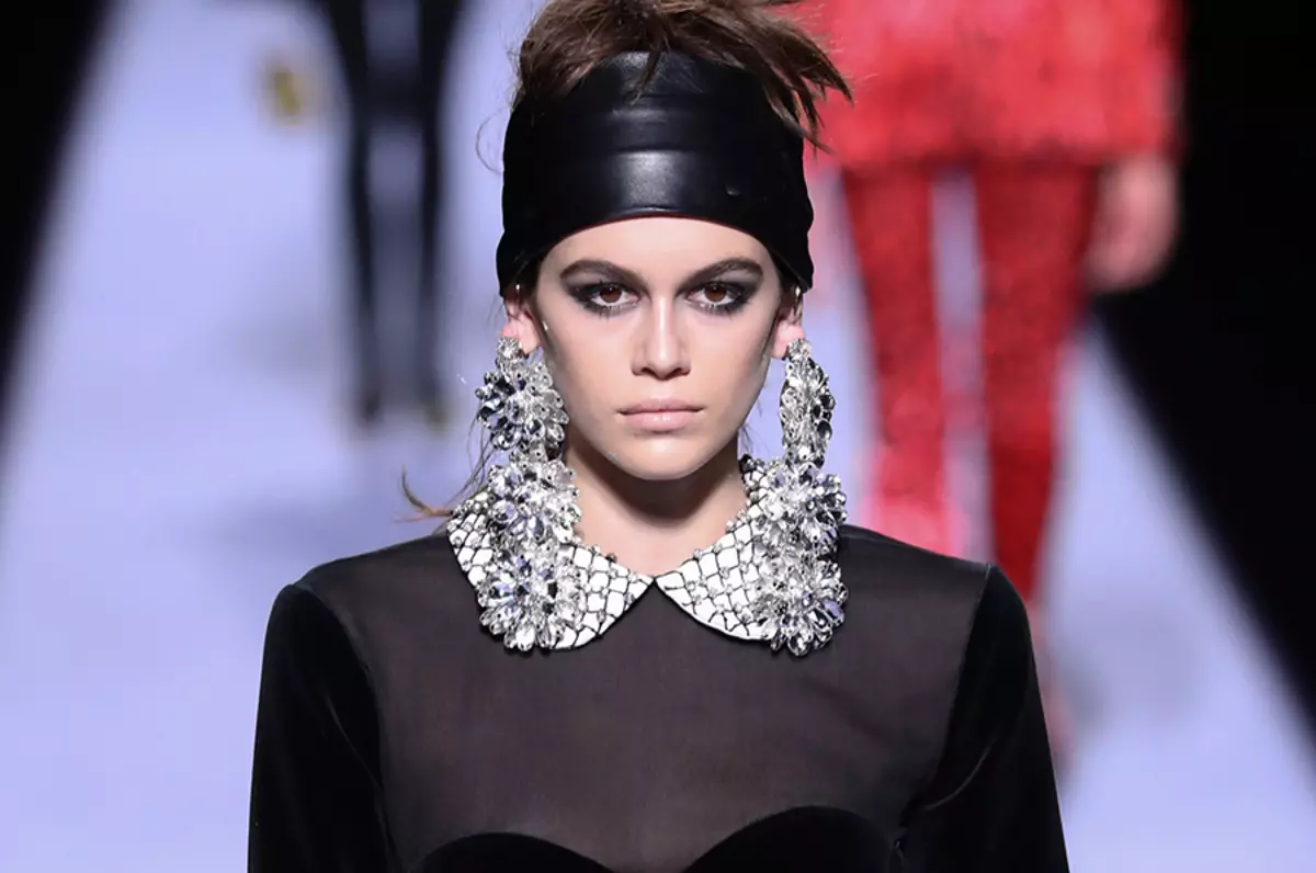 Moud Woch zu New York: Kaya Gerber ass en Tom Ford Star ginn