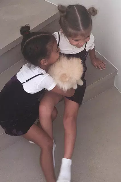 North West และ Penelope Disk