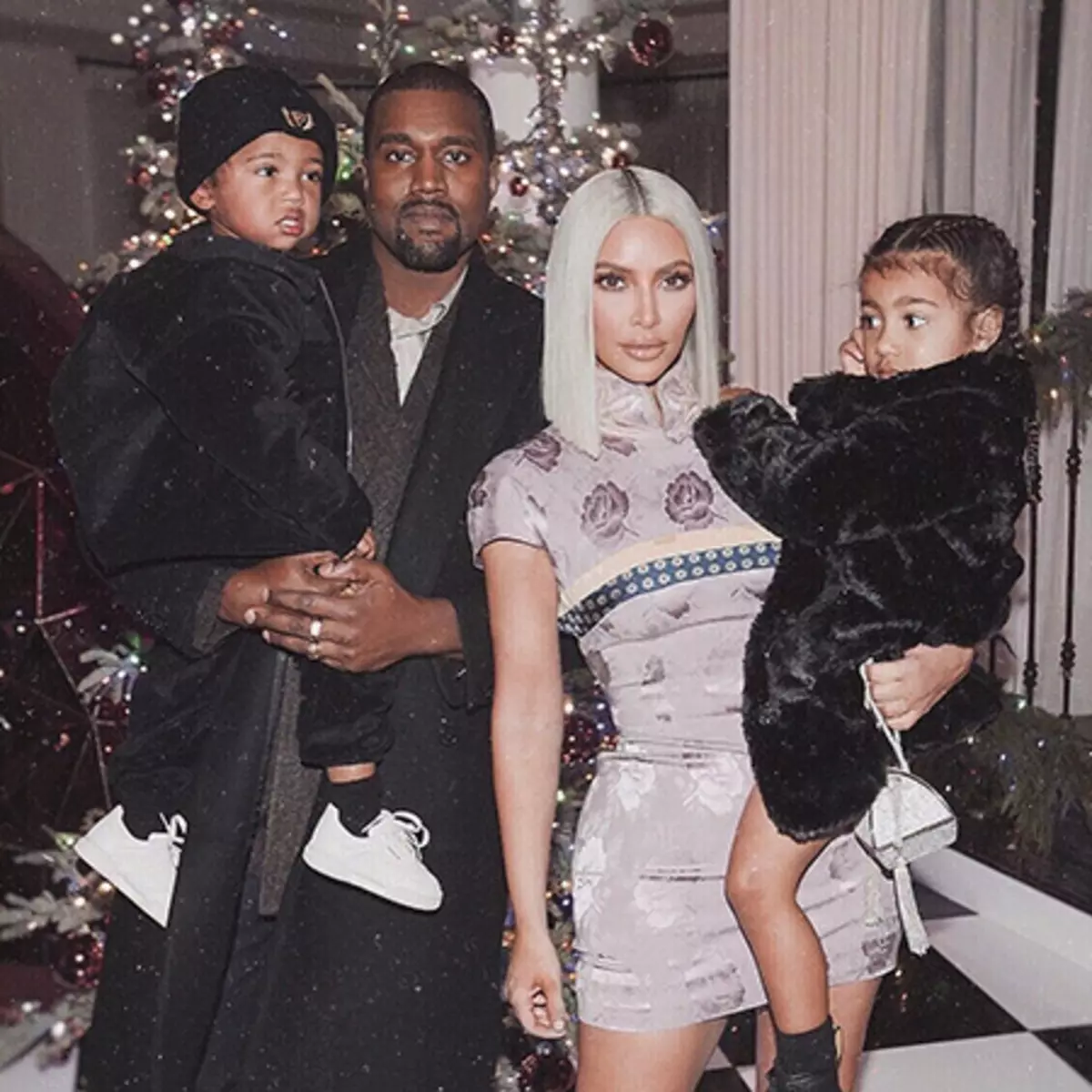 Kanye West cu fiul Sfântului și Kim Kardashian cu o fiică la nord