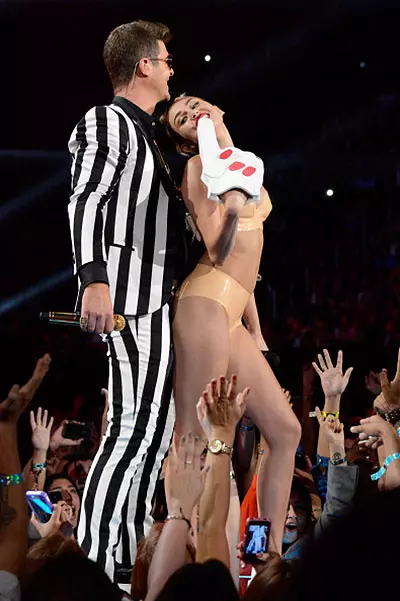 Robin Tick och Miley Cyrus på VMA-ceremonin