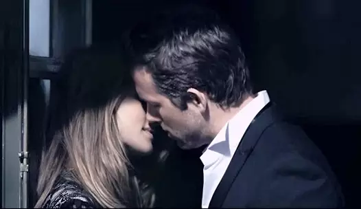 Rosie Huntington-Whiteley na Ryan Reynolds katika video ya uendelezaji: tarehe ya kwanza 128384_8