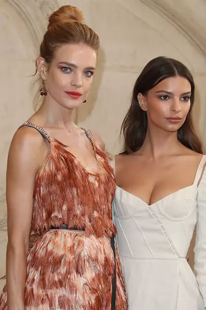 Natalia Vodyanova na Emily mwanafunzi