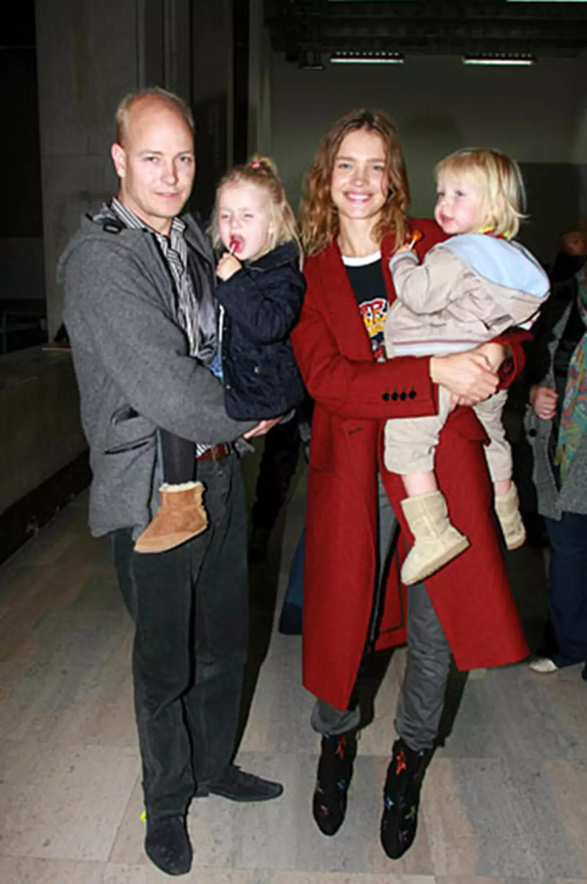 Justin Portman y Natalia Vodyanova y Son Lucas y la hija Neva.