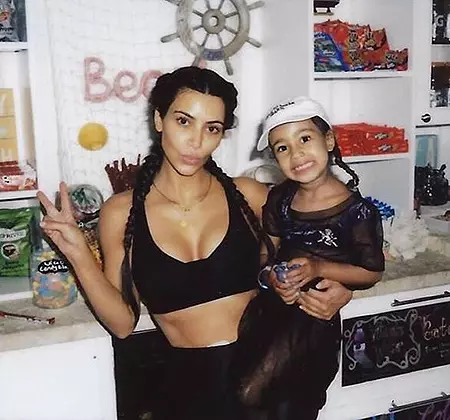 Kim Kardashian with his daughter North