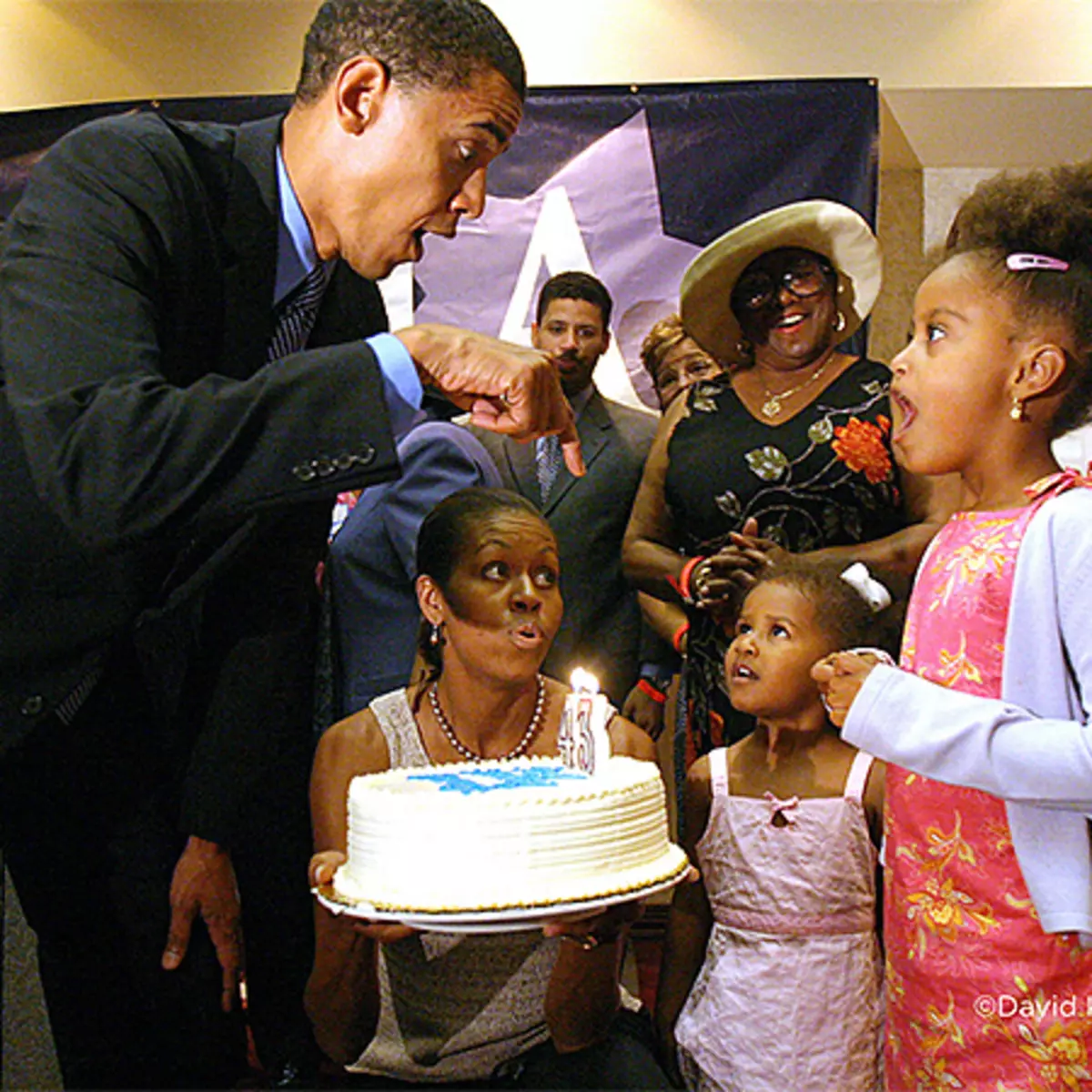 Barak and Michelle Obama with daughters