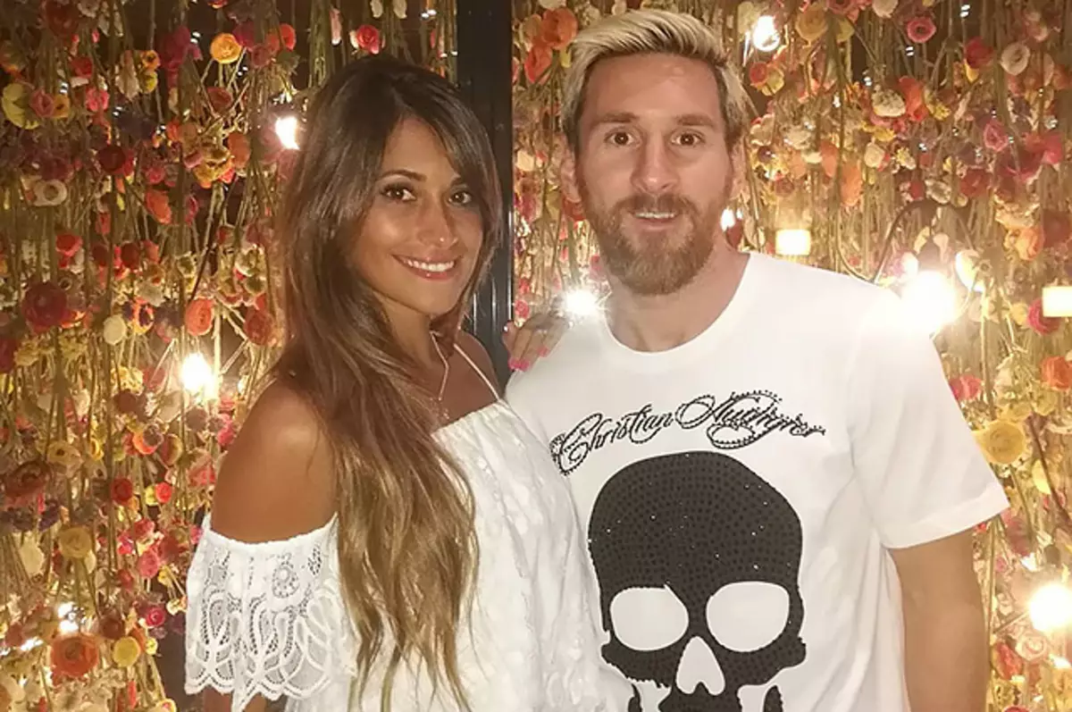 Lionel Messi 및 Antonella Rokzzo의 오는 결혼식의 세부 사항 : Star 손님, 신부 드레스, 메뉴 및 기타 세부 사항