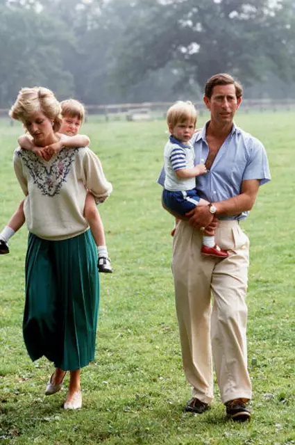 Princess Diana, Prinssi Charles kanssa Sons William ja Harry