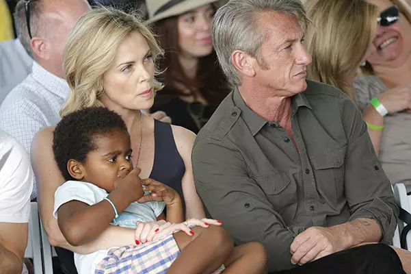 Charlize Teron លោក Sean Penn និង Jackson បាន