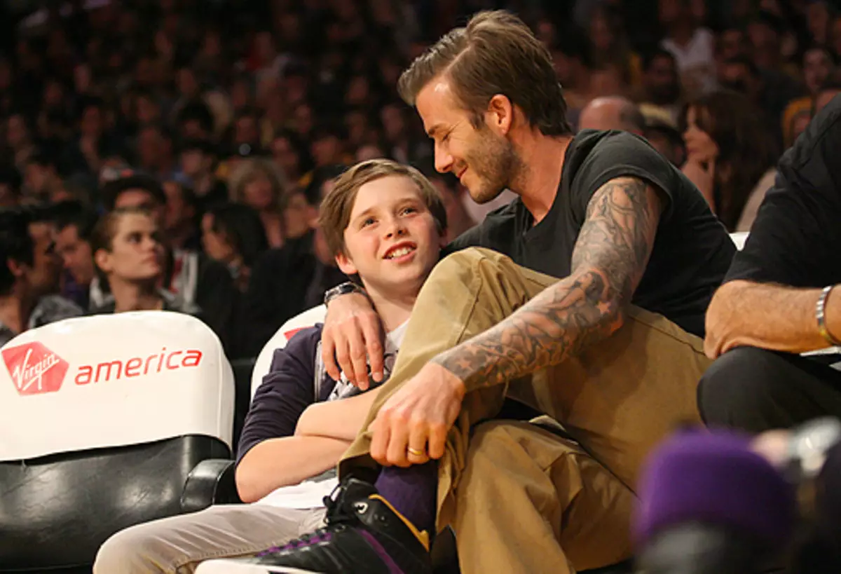 Hoeveel jaar, hoeveel winters: Tom Cruise en David Beckham het op die spel Lakers ontmoet 150308_6