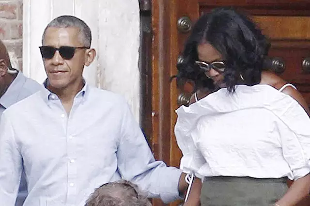 Barack naMichelle Obama vanoshandisa romantic mazororo muItari