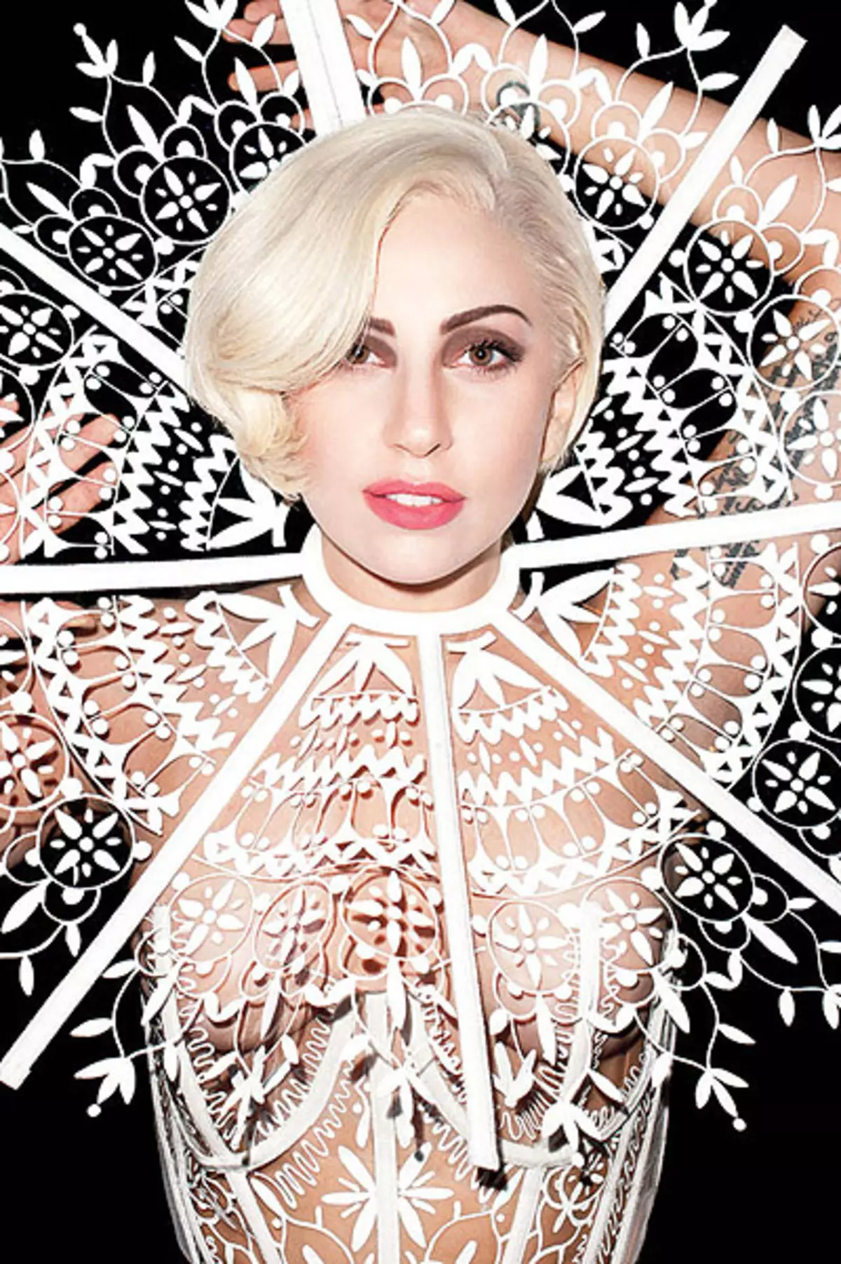 Lady Gaga pentru Bazaar lui Harper