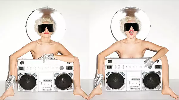 Lady Gaga pentru Bazaar lui Harper