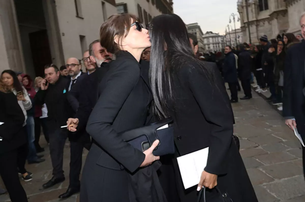 Victoria Beckham，Kate Moss，Naomi Campbell，Karl Bruni和其他时尚世界的明星荣誉弗兰克Soczhani的记忆