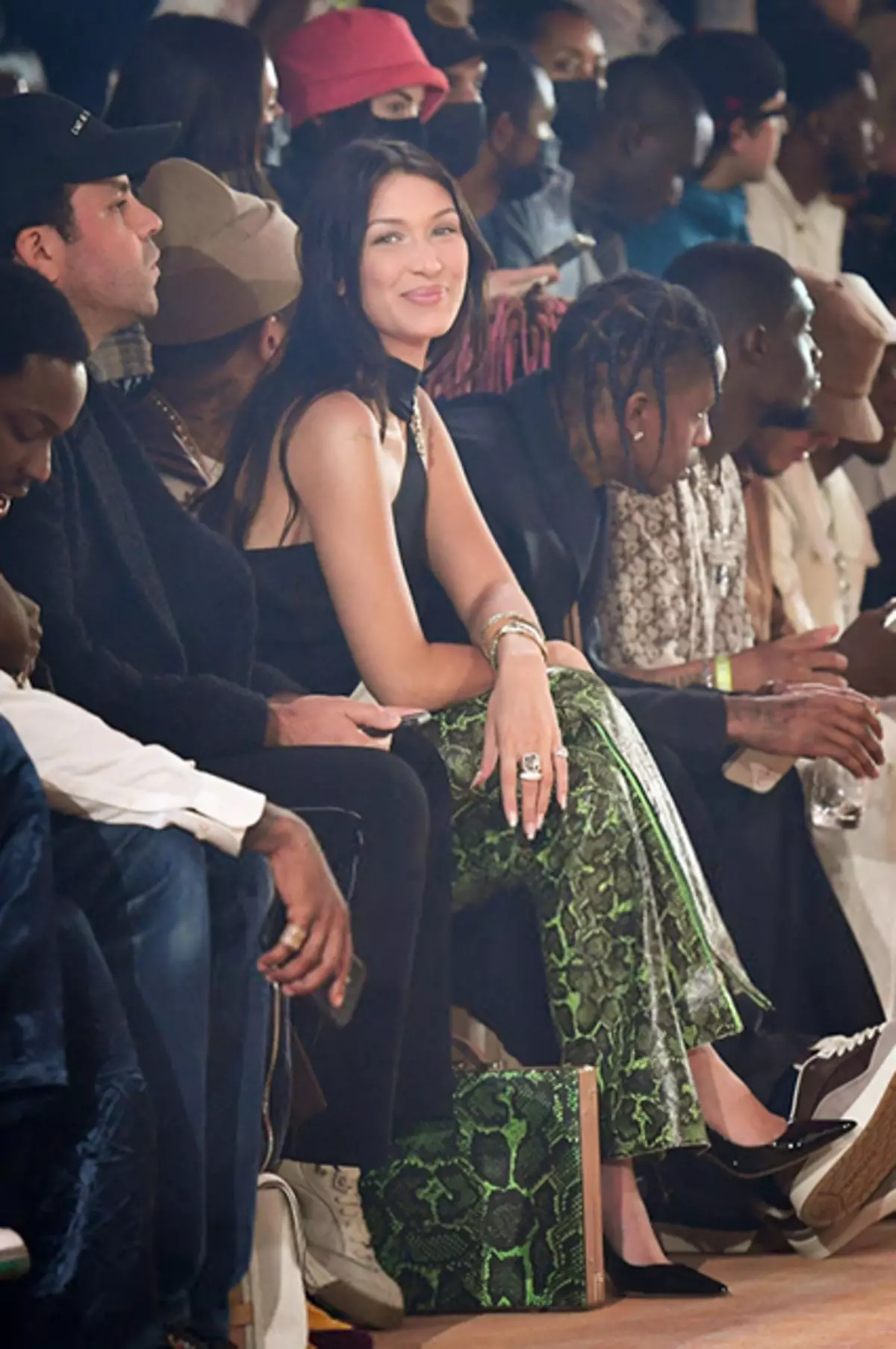 Bella Hadid ve Travis Scott Paris'te Dior Show'u ziyaret etti 162_15