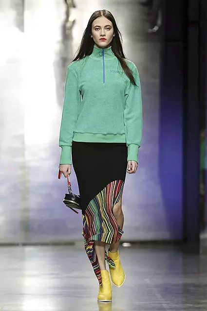 Herinandron'ny Fashion any Londres: Topshop tsy manam-paharoa, any Hindmarch sy Mary Katrantzou Autumn-ririnina 2017/2018 163037_11