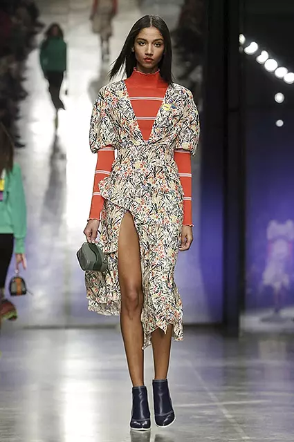 Herinandron'ny Fashion any Londres: Topshop tsy manam-paharoa, any Hindmarch sy Mary Katrantzou Autumn-ririnina 2017/2018 163037_7