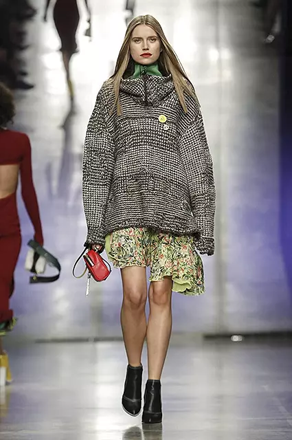 Herinandron'ny Fashion any Londres: Topshop tsy manam-paharoa, any Hindmarch sy Mary Katrantzou Autumn-ririnina 2017/2018 163037_8