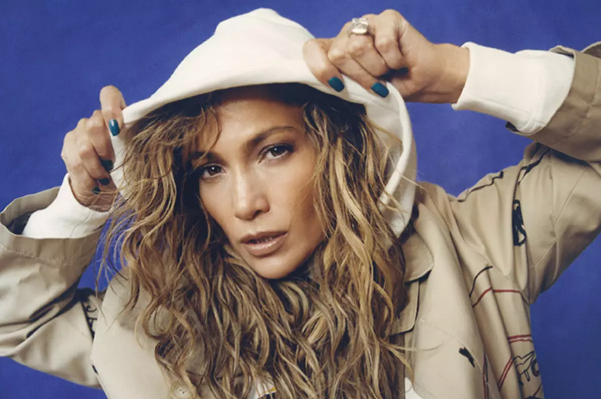 Модалы Digest: Jennifer Lopez һәм Брэд Питт белән Тиффани & Кост белән скандирле кампанияләрдән. lvmh