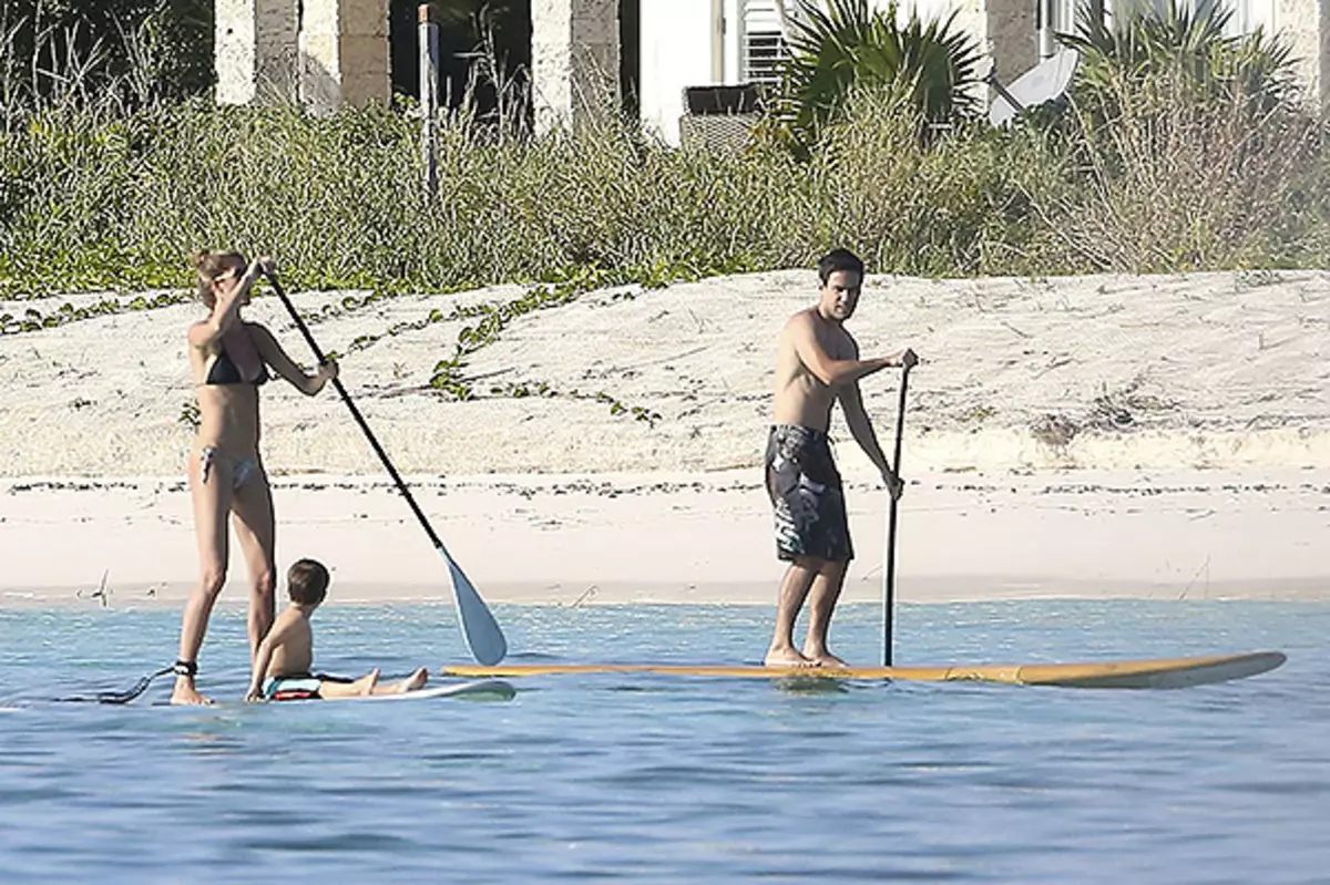 Giselle Bundchen co seu cónxuxe Tom Bradie e fillo Benjamin