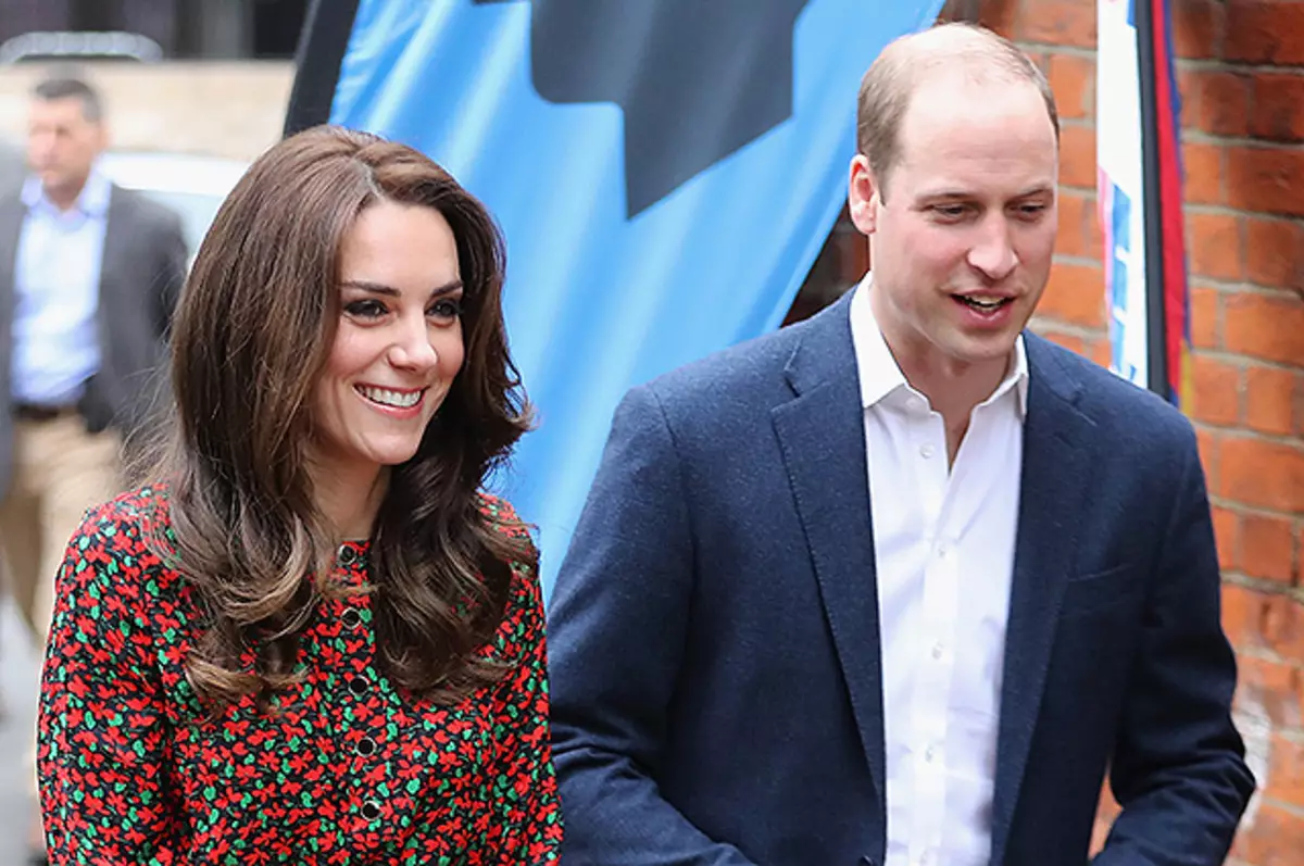 Kate Middleton lan Princes William lan Harry melu ing pesta Natal kanggo para sukarelawan