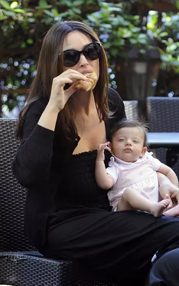 Fillas da Nai: Monica Belucci e Baby Leoni en Roma 174596_3