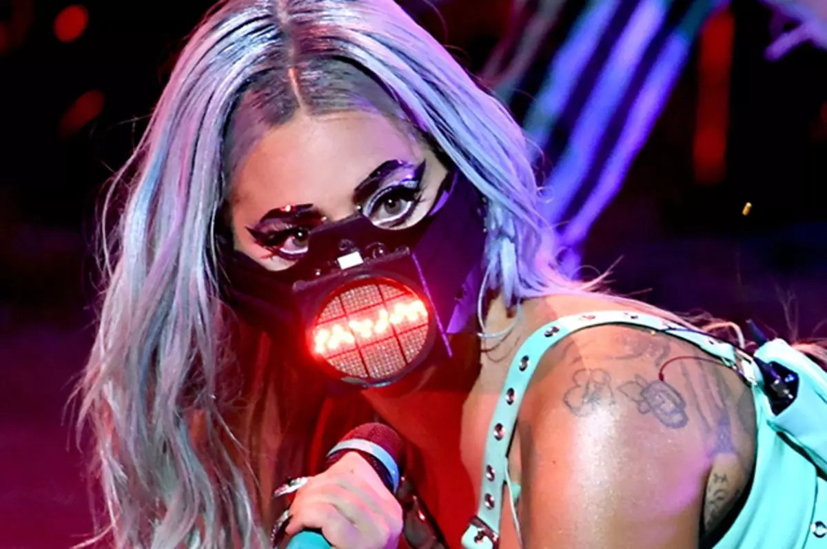 COSMOS, BDSM, COUTURE: Mes išartiname 9 Lady Gaga vaizdus MTV VMA apdovanojimuose 17663_11