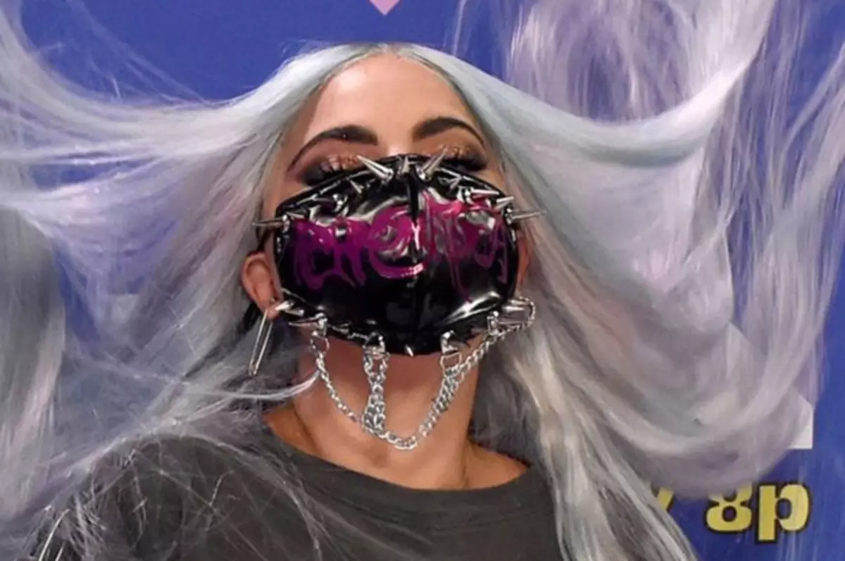 Cosmos, BDSM, Couture: Szétszereljük a 9 Lady Gaga képeket az MTV VMA-díjakon 17663_23