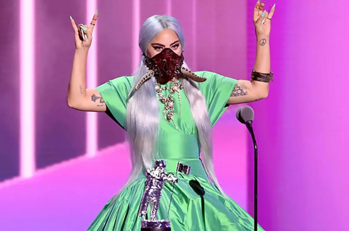 Cosmos, BDSM, Couture: I-disassemble namin ang 9 Lady Gaga Images sa MTV VMA Awards 17663_7