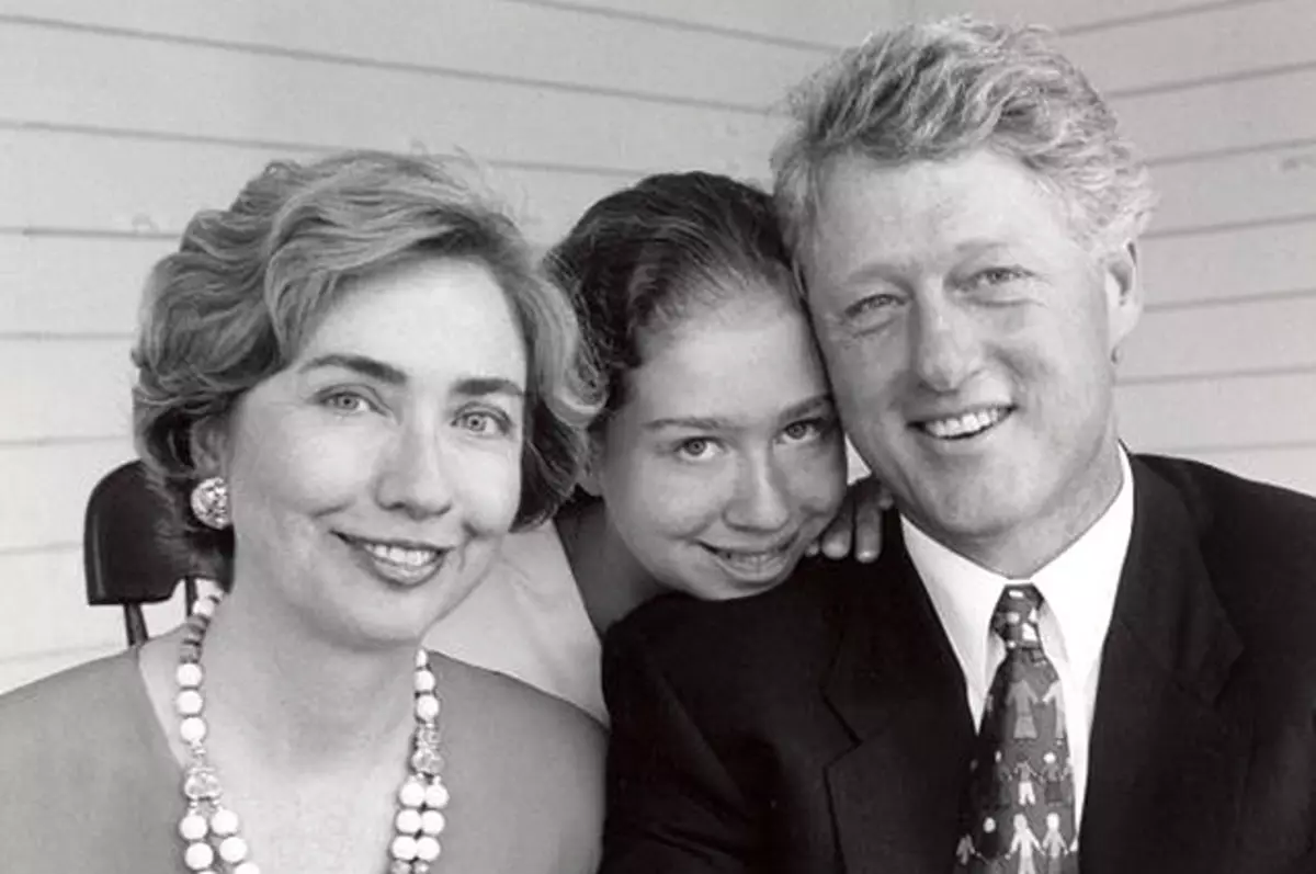 Bill og Hillary Clintons með chelsea dóttur