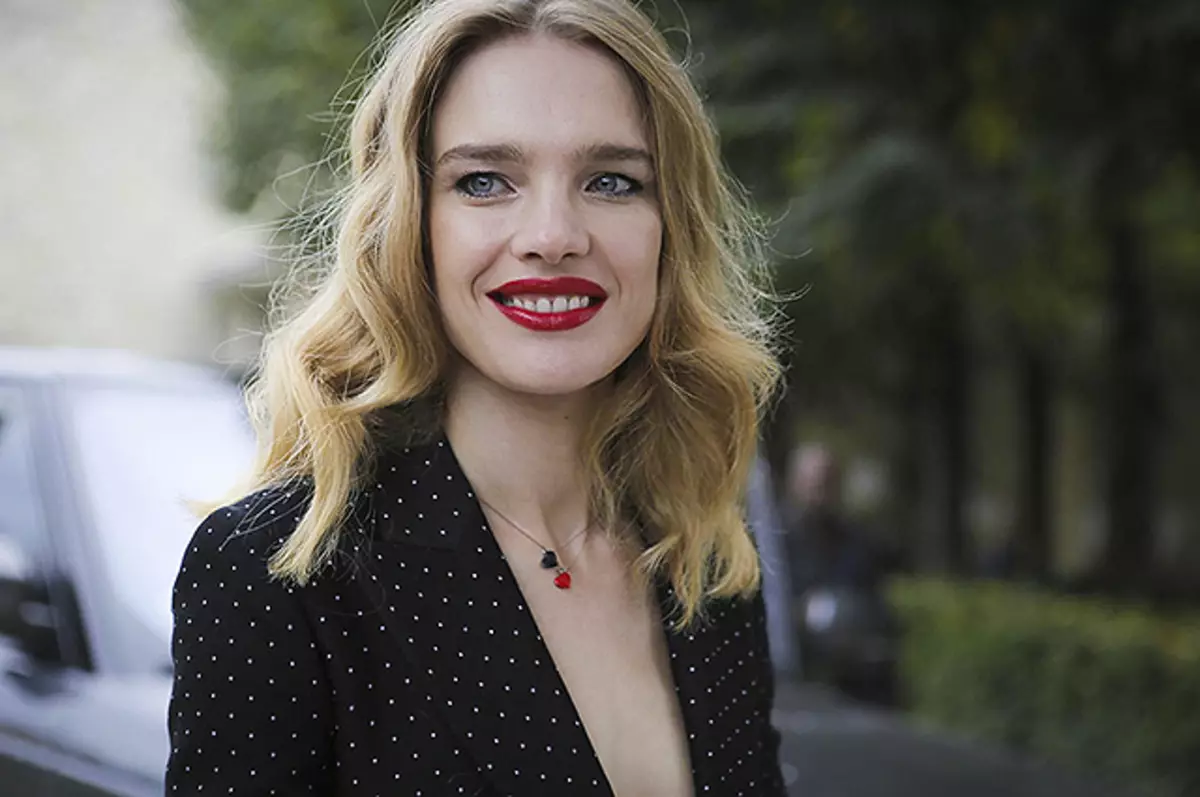 Natalia Vodyanova, Marion Cotiyar, Rihanna ja teised külalised näitavad Dior Spring-Summer 2017