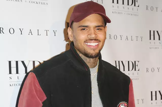 Ο Chris Brown συνελήφθη με υποψία ότι επιτίθεται σε μια γυναίκα