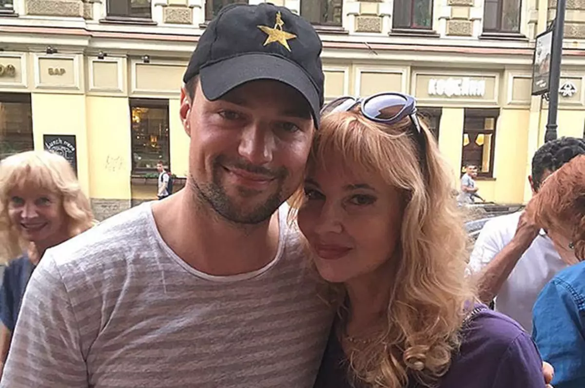 Onalar kuni: Danila Kozlovskiy onamni tug'ilgan kuningiz bilan tabrikladi