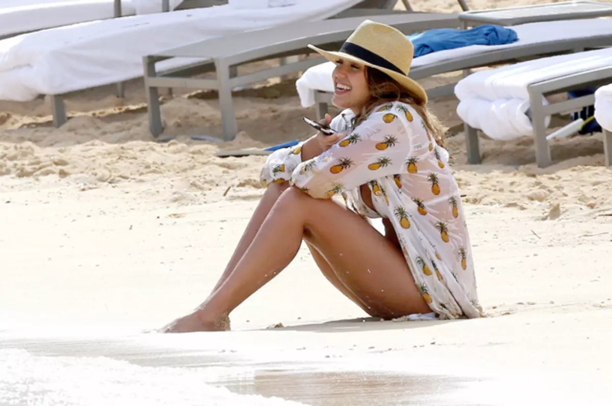 Pinya a ... Bikini: Jessica Alba a Hawaii