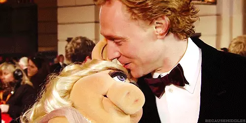 Roman Taylor Swift ແລະ Tom Hiddleston: ຄວາມຈິງຫຼືເກມສາທາລະນະບໍ? 194097_2