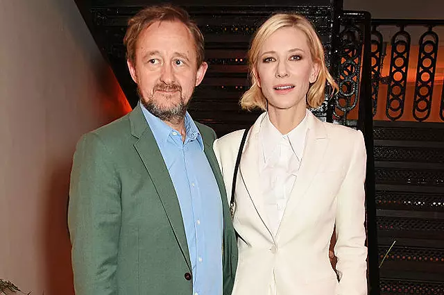 Kate Blanchett mit ihrem Ehemann Andrew Upton, Guy Richie mit seiner Frau Jackie Einley und anderen auf der Sommergala