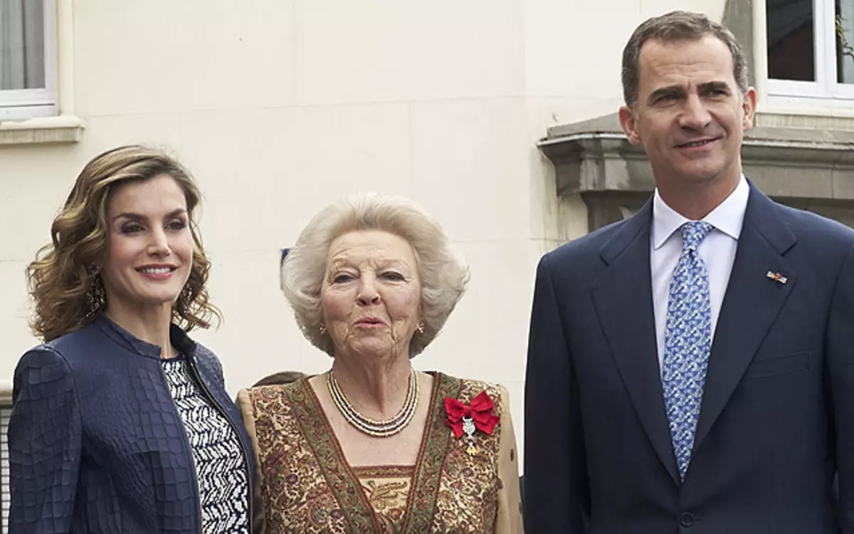 Queen Leticia, Princess Beatrix un King Philip VI izstādē Jerome Bosch