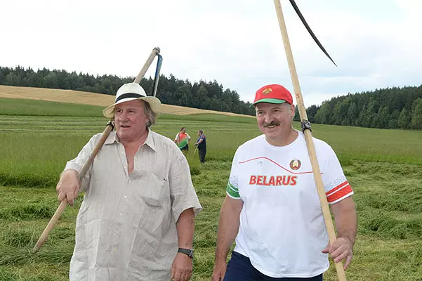 Gerard Depardieu en president van die Republiek van Wit-Rusland Alexander Loekasjenko