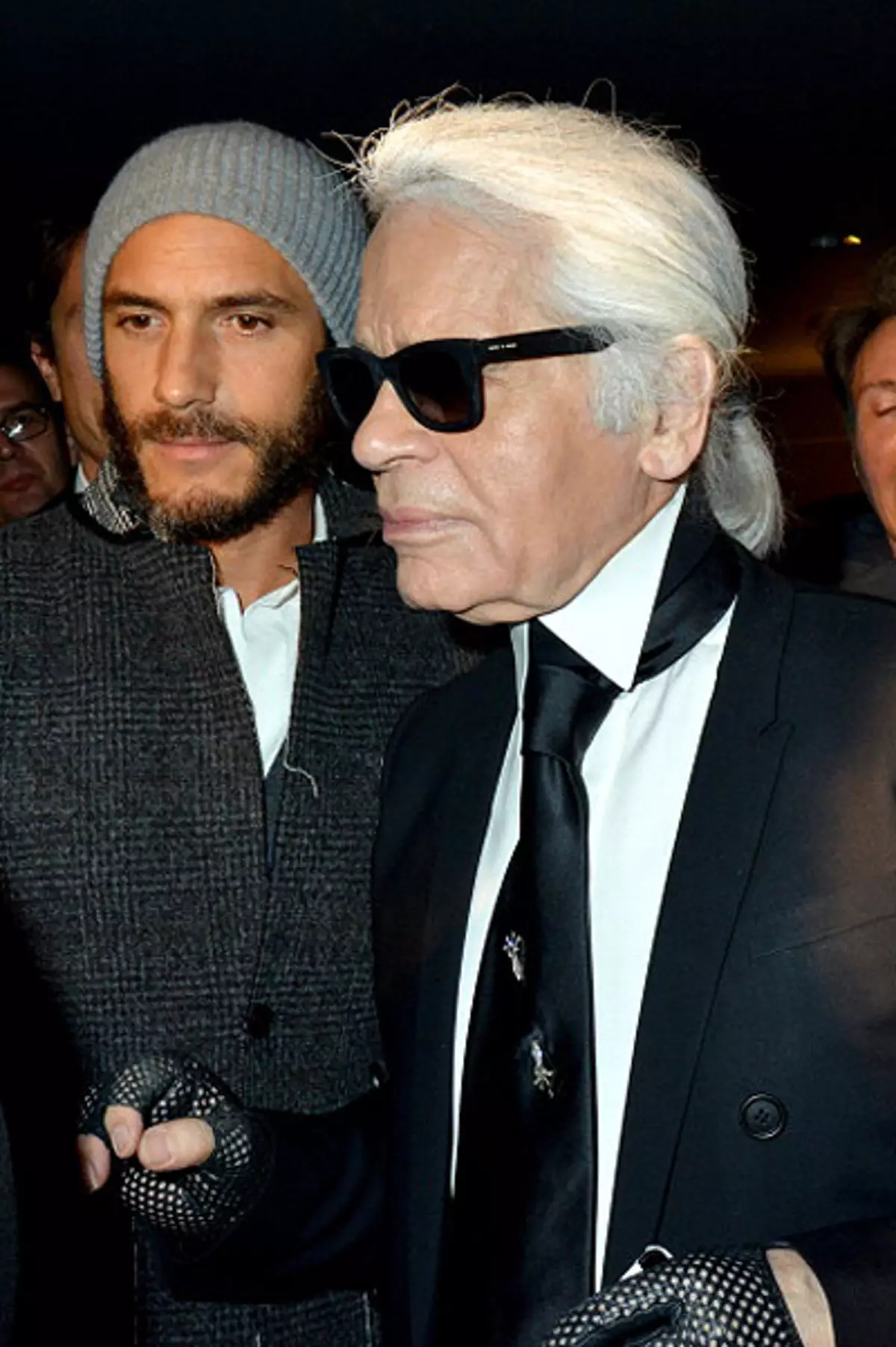 Karl lagerfeld бие хамгаалагч-3