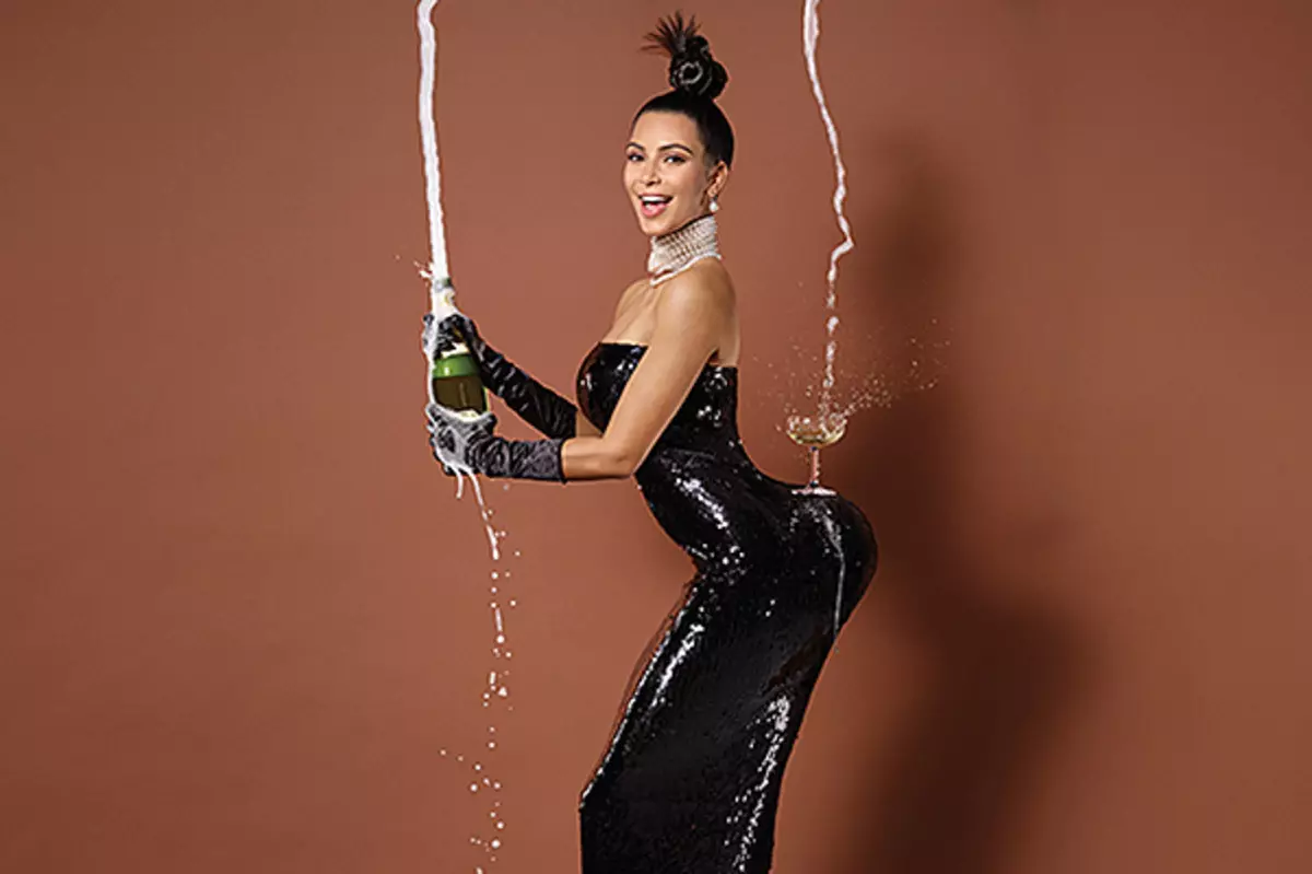 Kim Kardashian a papír magazin borítóján