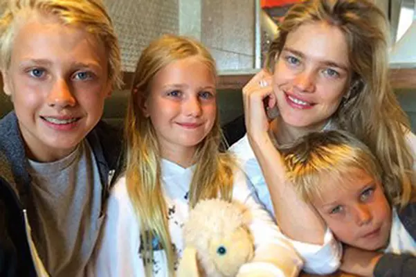 Natalia Vodyanova, tillsammans med barn, sköt en video till stöd för klimatchen