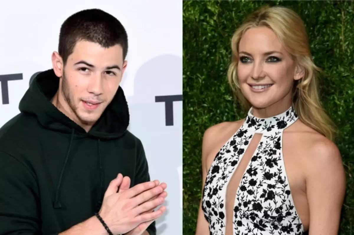 Kate Hudson uye Nick Jonas akaenderera mberi pazuva mu gay bar