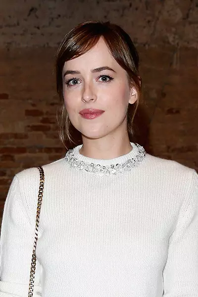 Dakota Johnson i Miu Miu